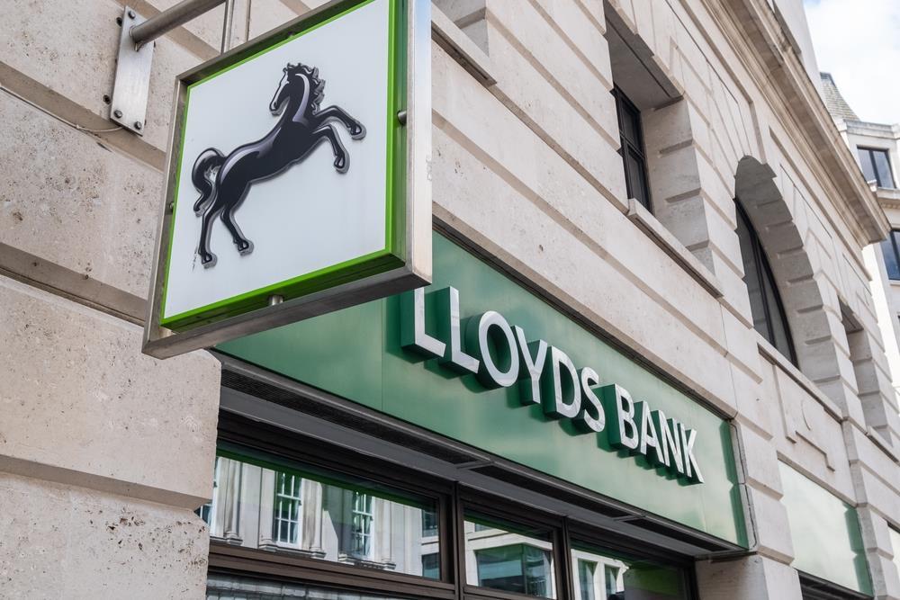 Lloyds DB schemes secure further longevity reinsurance deals | News | Pensions Expert